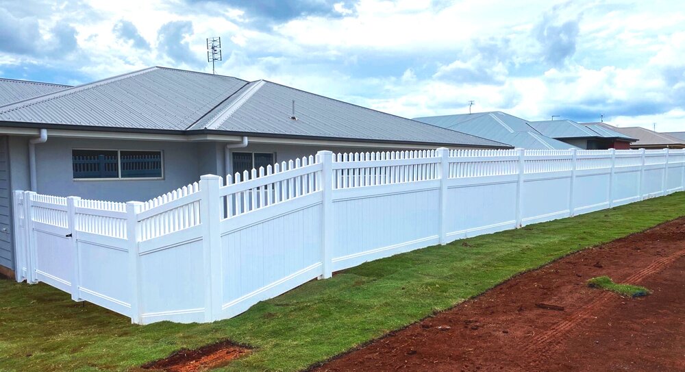 Picket-Top privacy fence «Eleanor» | Get Price | Order online ...